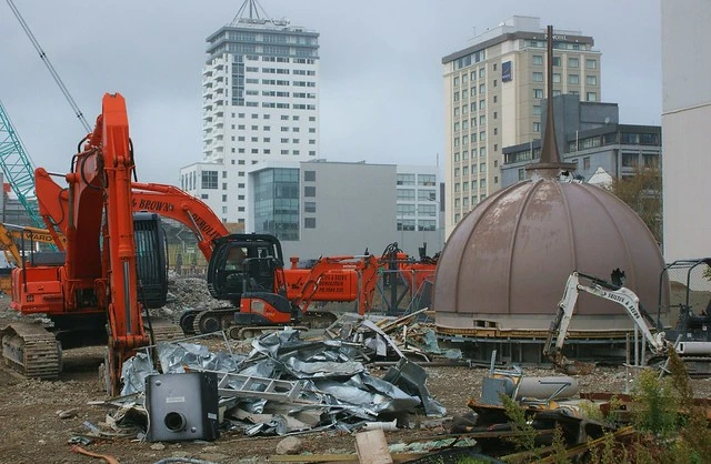 Chch: Victoria Apts.demolition (3) | Record | DigitalNZ