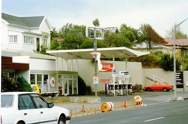 Cyclone Bola (1988) - Devon Street, New Plymouth | Record | DigitalNZ