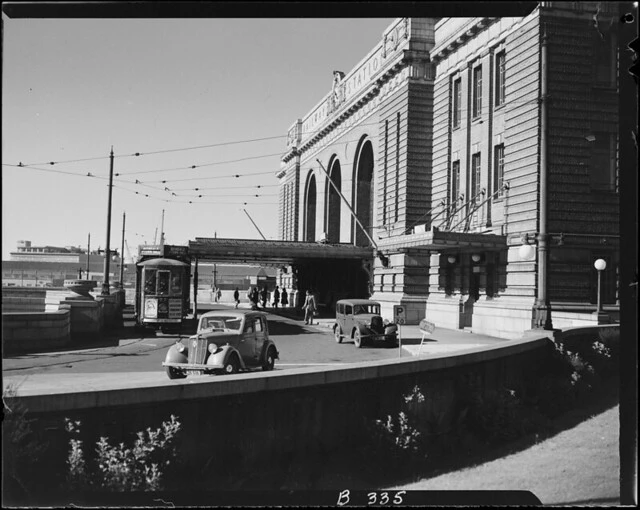 Auckland Stn [station] Entrance (front main). | Record | DigitalNZ