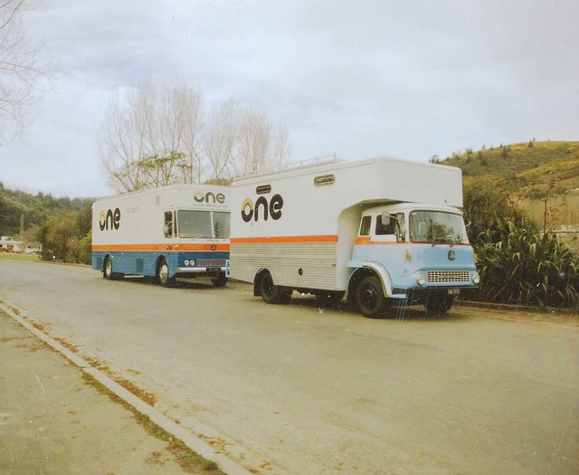 Outside broadcasting van - TVNZ | Record | DigitalNZ