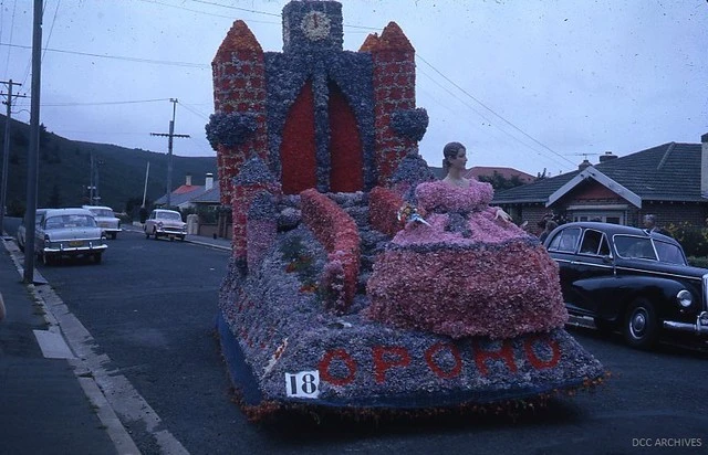 1960 Festival Procession Float representing Opoho | Record | DigitalNZ