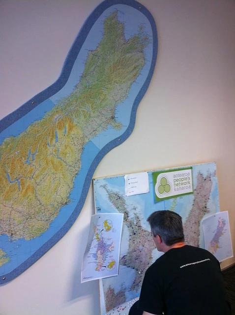 Consulting the old map | Record | DigitalNZ