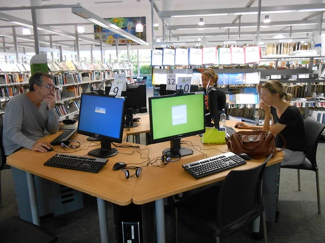 PC hub, Paraparaumu Library | Record | DigitalNZ