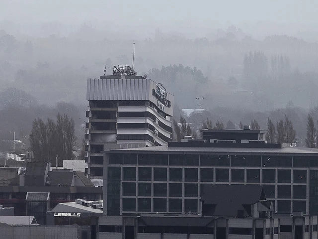 20120805_7441_1D3-600 Newstalk ZB building starting to go down 06 | Record | DigitalNZ