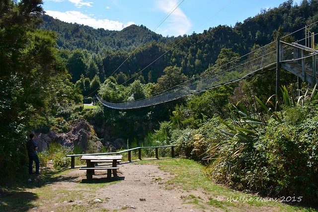 Buller Gorge Swingbridge | Record | DigitalNZ