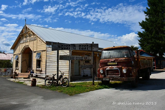Commercial Stables, Murchison | Record | DigitalNZ