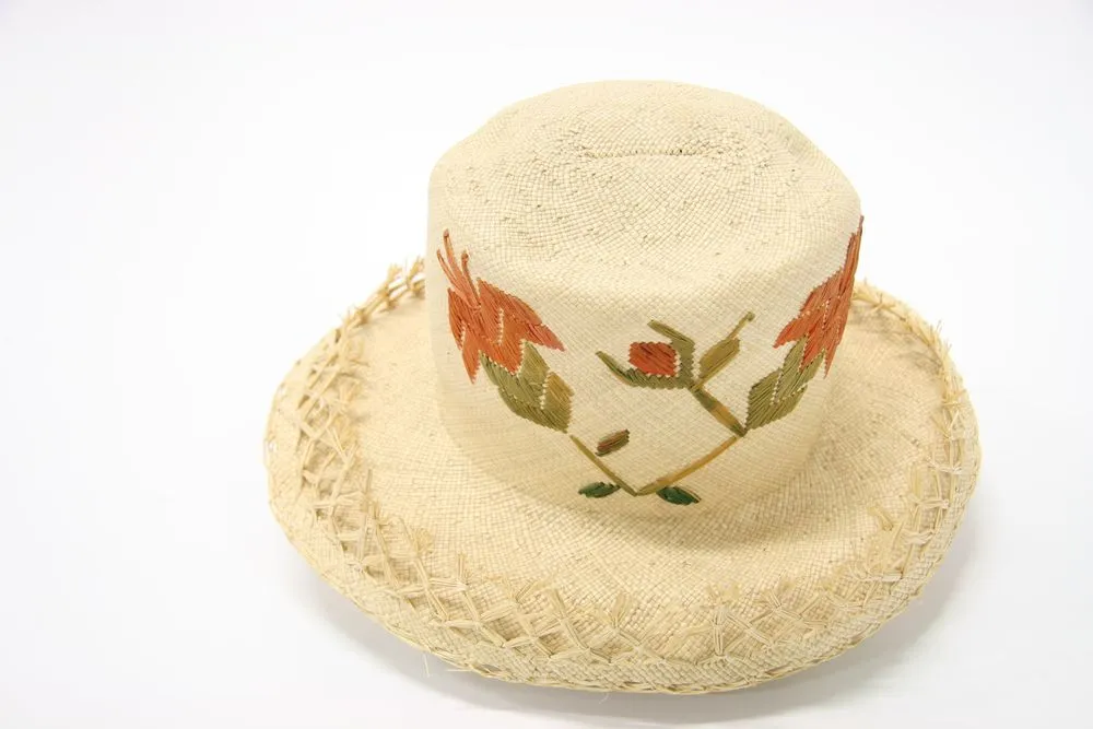 Pare (hat) | Record | DigitalNZ