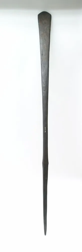 Pouwhenua (pointed fighting staff) | Record | DigitalNZ