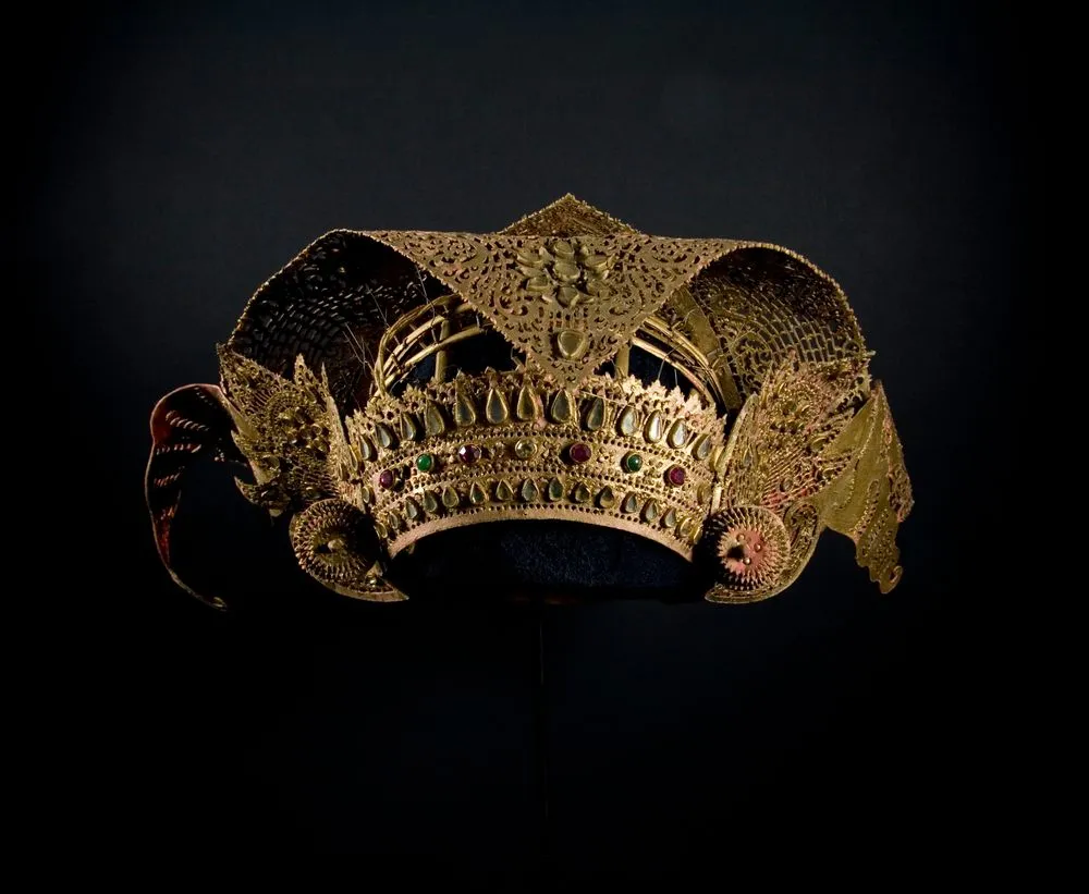 Headdress | Record | DigitalNZ