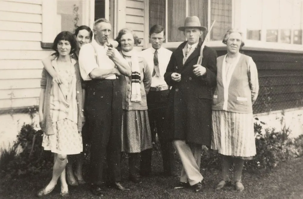 Lee-Johnson family portrait | Record | DigitalNZ