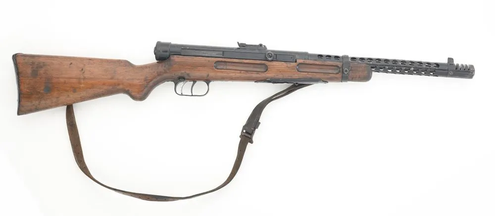 Beretta model 38A sub machine gun. | Record | DigitalNZ