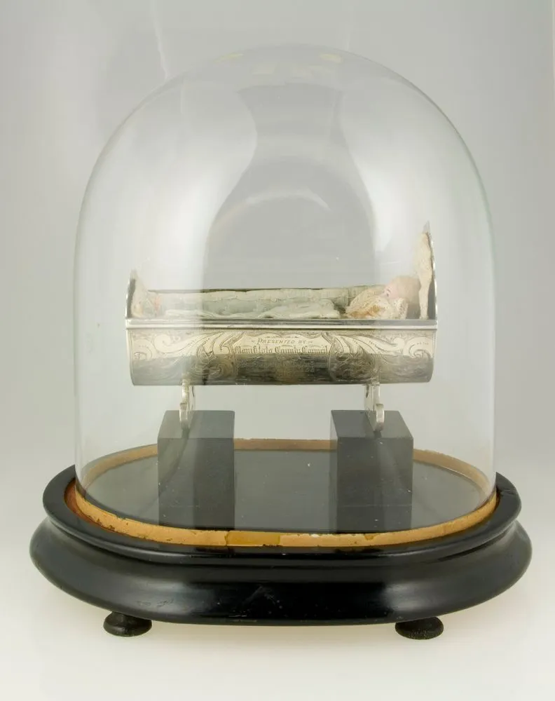 Presentation cradle and accessories | Record | DigitalNZ