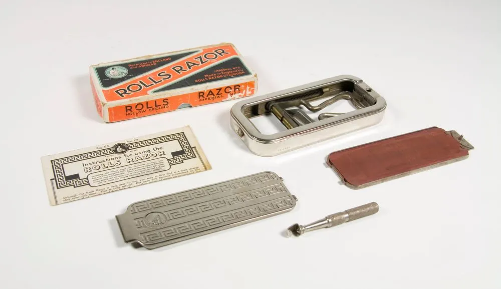 Razor set | Record | DigitalNZ