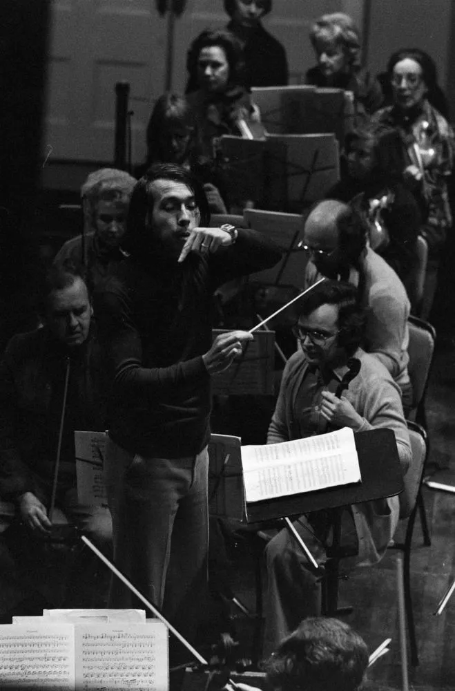 New Zealand - Conductor and Orchestra | Record | DigitalNZ