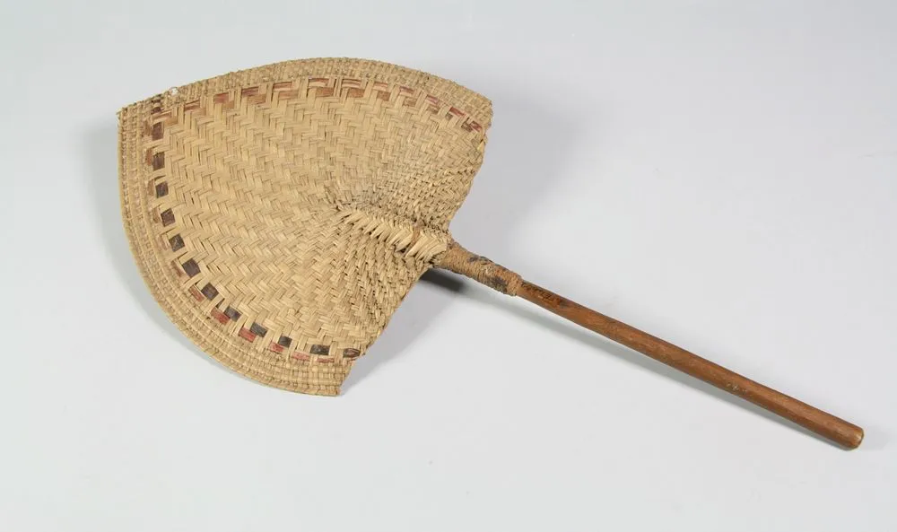 Ili tea (fan with wooden handle) | Record | DigitalNZ