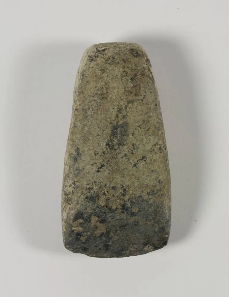 Adze Blade | Record | DigitalNZ