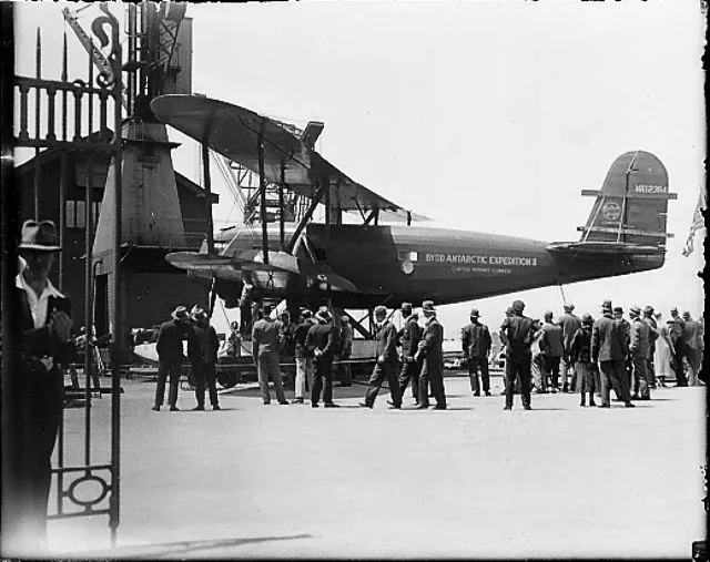 Sea plane - Byrd Antarctic Expedition II | Record | DigitalNZ