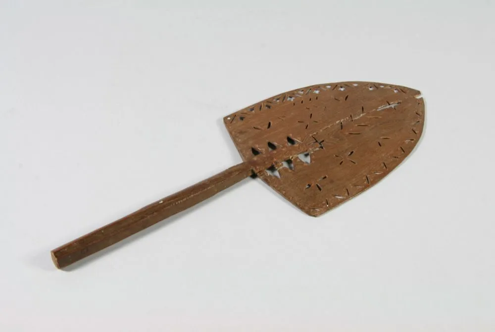 Ili pau (fan) | Record | DigitalNZ