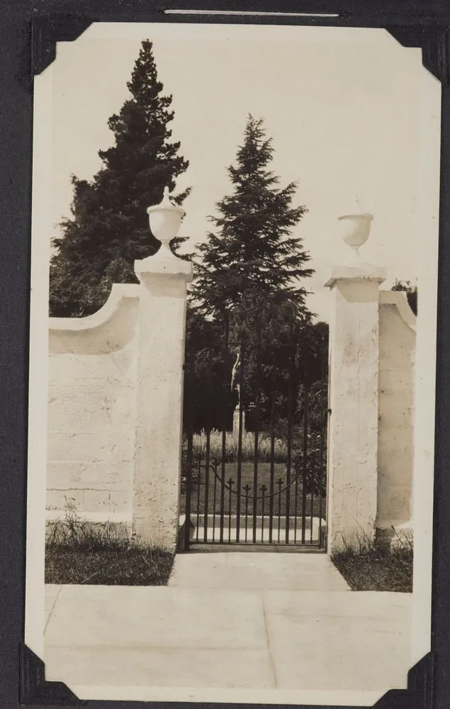 Fernside, gate | Record | DigitalNZ