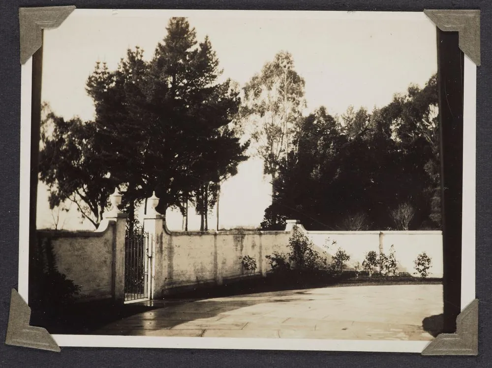 [Fernside wall and gate] | Record | DigitalNZ