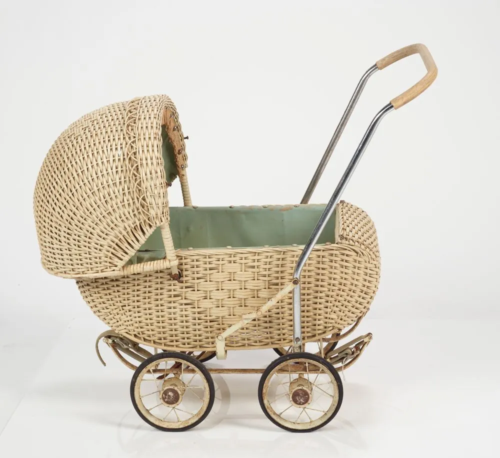 Doll's Pram | Record | DigitalNZ