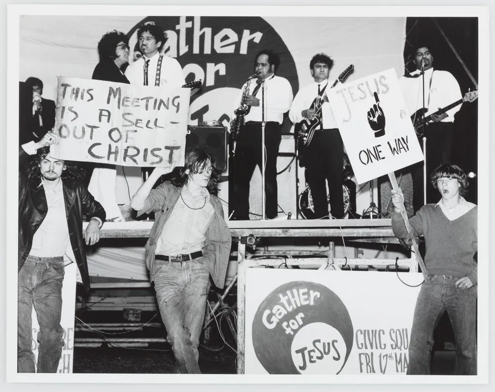 Jesus rally, outside Wellington Town Hall. | Record | DigitalNZ