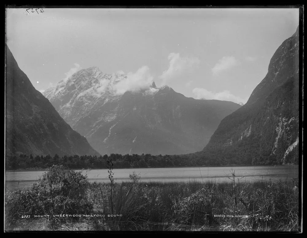 Mount Underwood, Milford Sound | Record | DigitalNZ