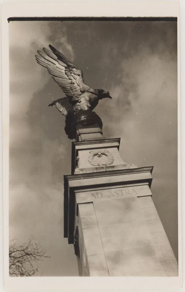 London statue | Record | DigitalNZ