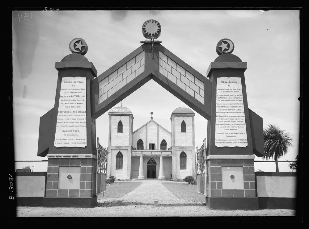 Entrance to temple at Ratana Pa - in detail | Record | DigitalNZ