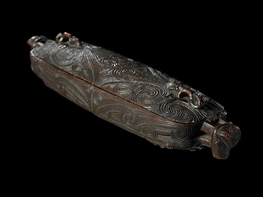 Papahou (treasure box) | Record | DigitalNZ