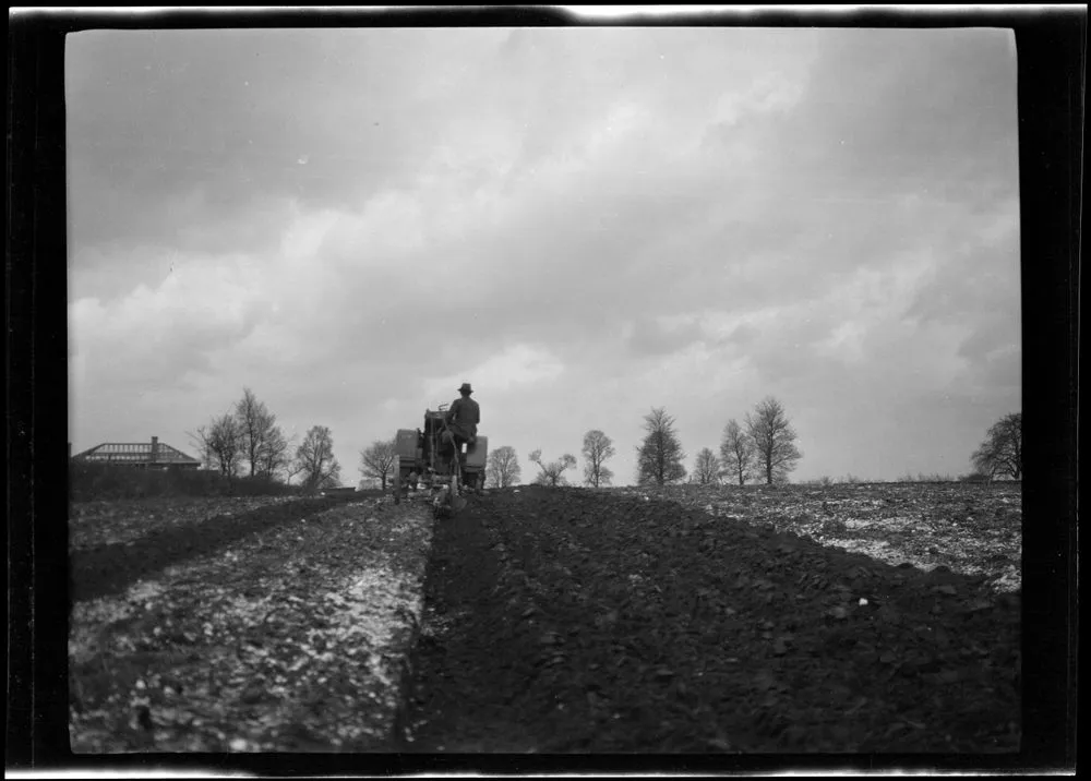 Tractor | Record | DigitalNZ