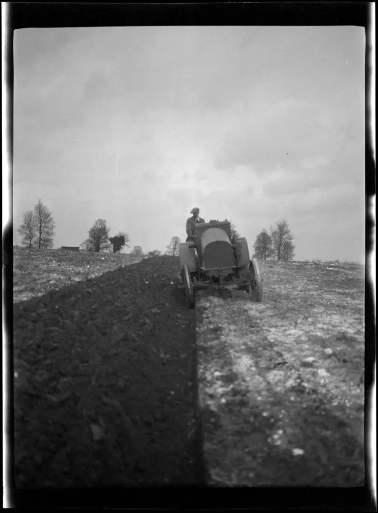 Tractor | Record | DigitalNZ