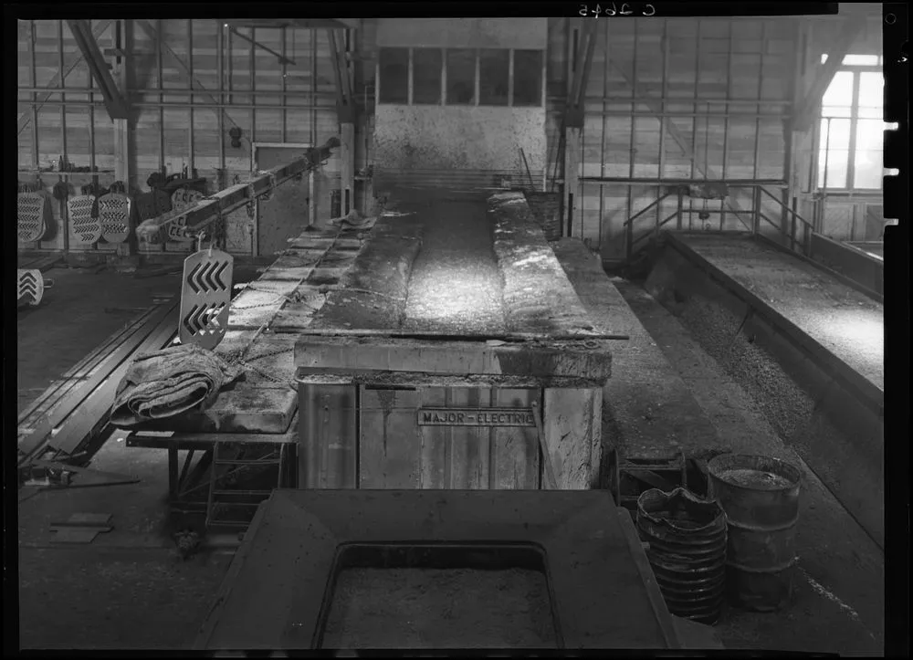 Galvanizing bath | Record | DigitalNZ