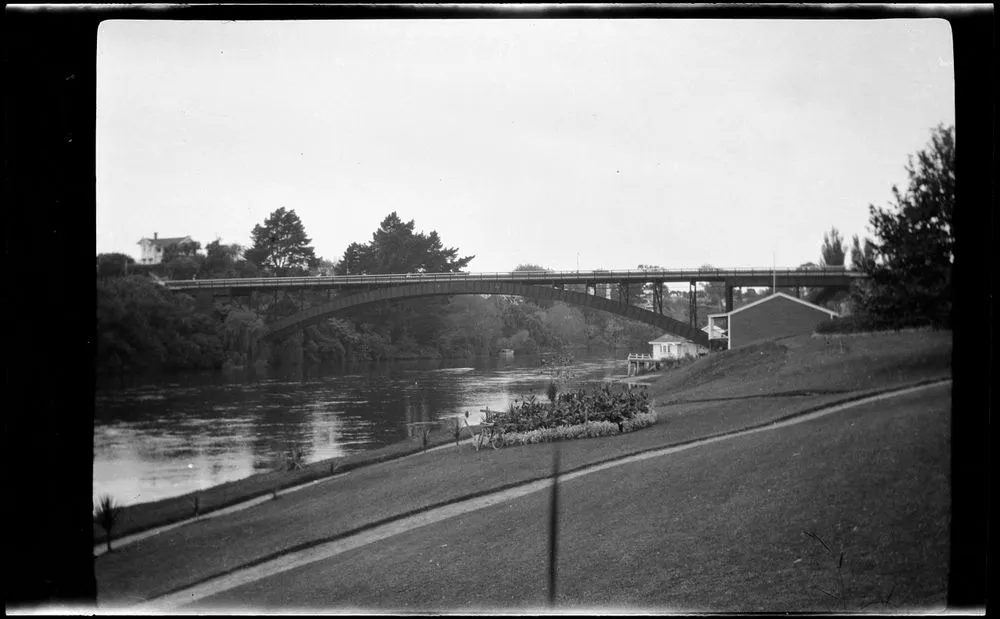 [North Island bridge] | Record | DigitalNZ
