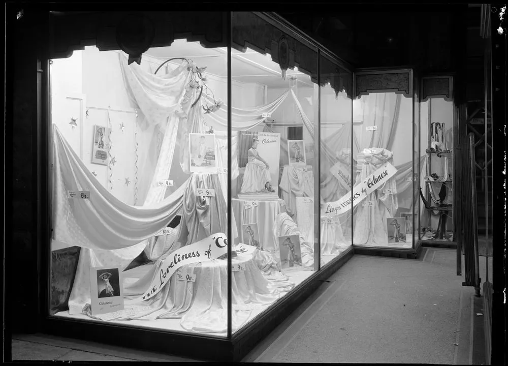 Draper's Shop Display | Record | DigitalNZ