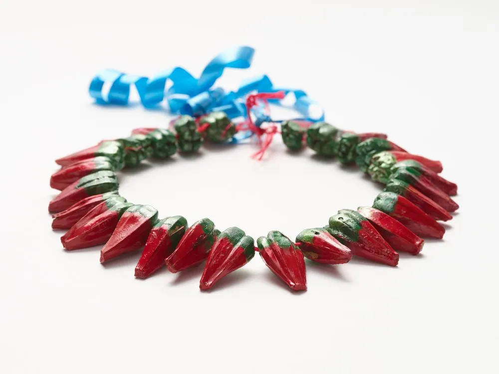 Kahoa papai falahoa (pandanus "keys" necklace) Tongan male lakalaka ...