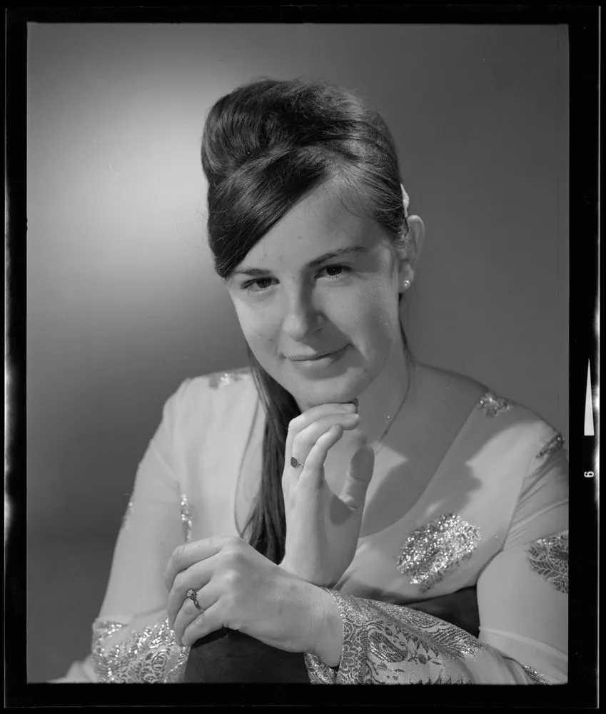 Miss Gibbons | Record | DigitalNZ