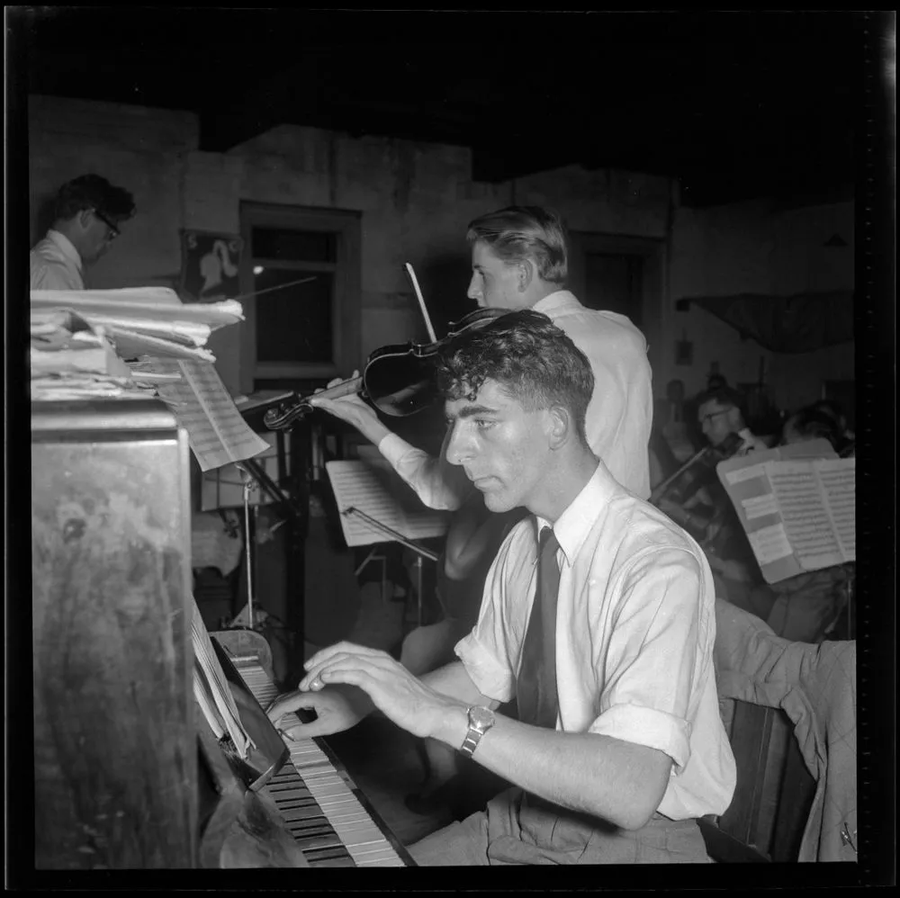 His Majesty's String players | Record | DigitalNZ