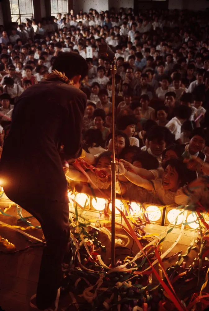 Japan series: teenage singing idol | Record | DigitalNZ