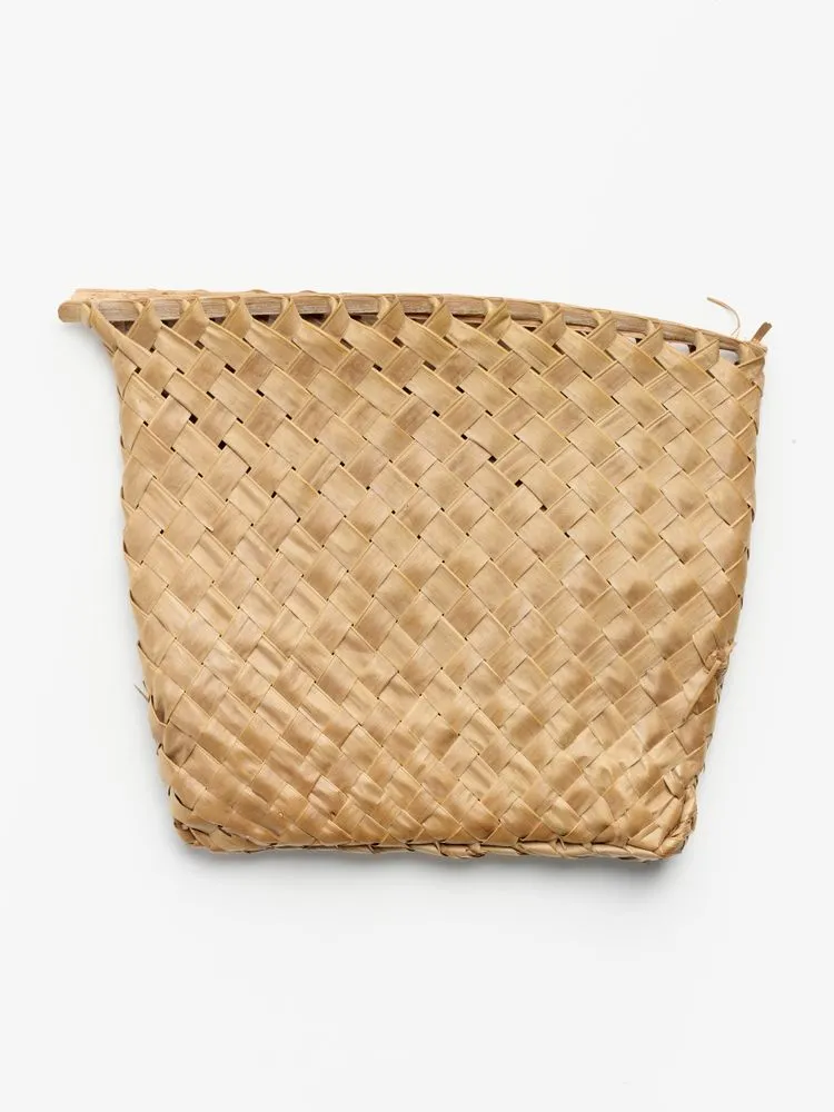 Coconut leaf basket | Record | DigitalNZ