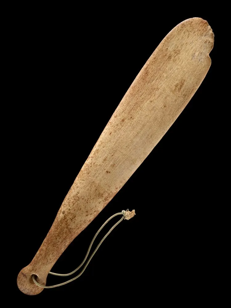 Patu parāoa (whale bone hand club) | Record | DigitalNZ