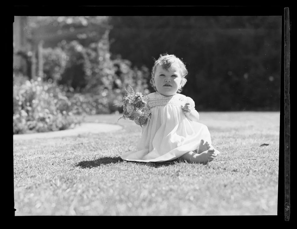 Child; inscribed 'Mrs Williams' | Record | DigitalNZ