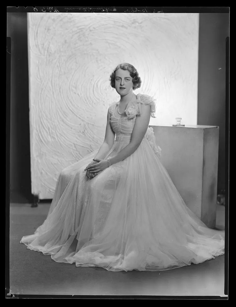 Miss Bobbie Hope Gibbons | Record | DigitalNZ