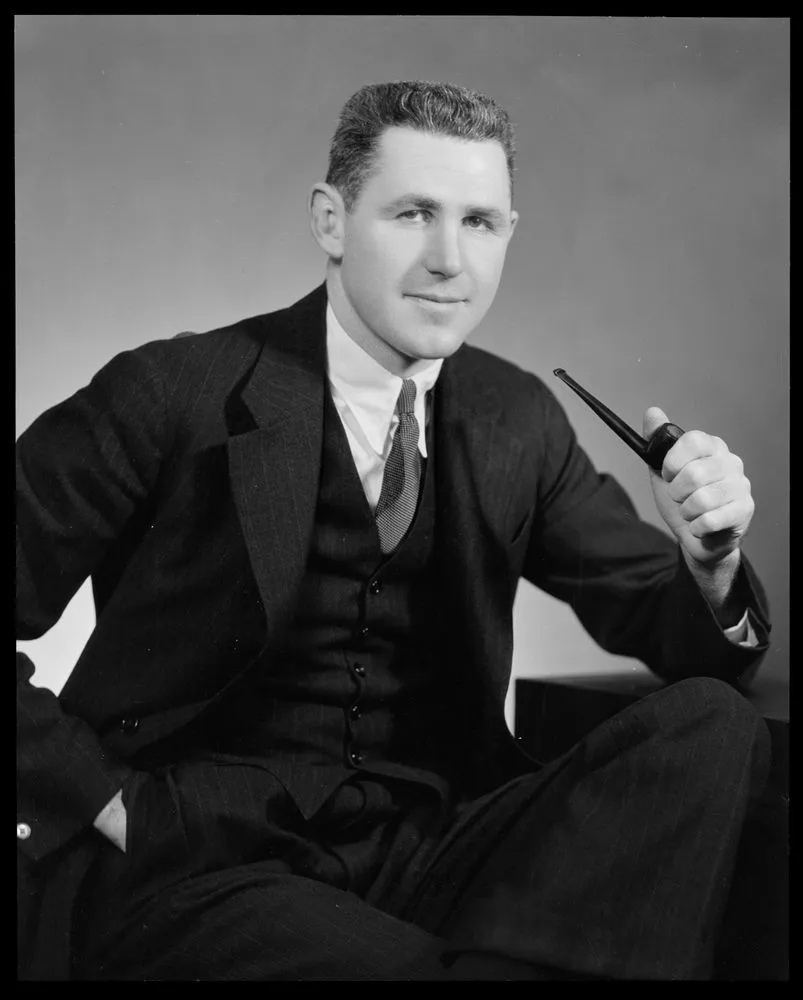 Man; inscribed 'Mr Meadow' | Record | DigitalNZ