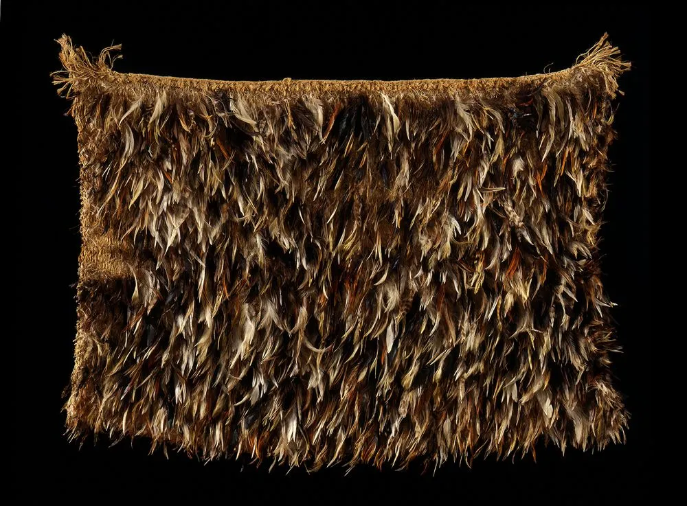 Kahu huruhuru (feather cloak) | Record | DigitalNZ