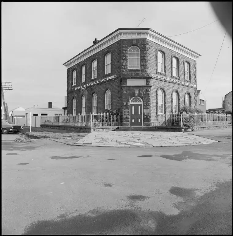 ANZ Bank, Port Fairy, Victoria, ca. 1970 [picture] / | Record | DigitalNZ
