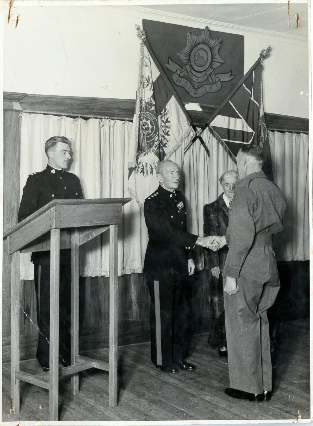 Col Frank Prideaux shaking hands with WOII Arthur Smith | Record ...