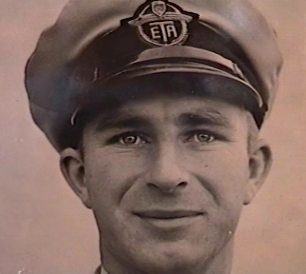 Captain D.W.S. Keesing interviewed by Glen Pettit (2000) | Record ...