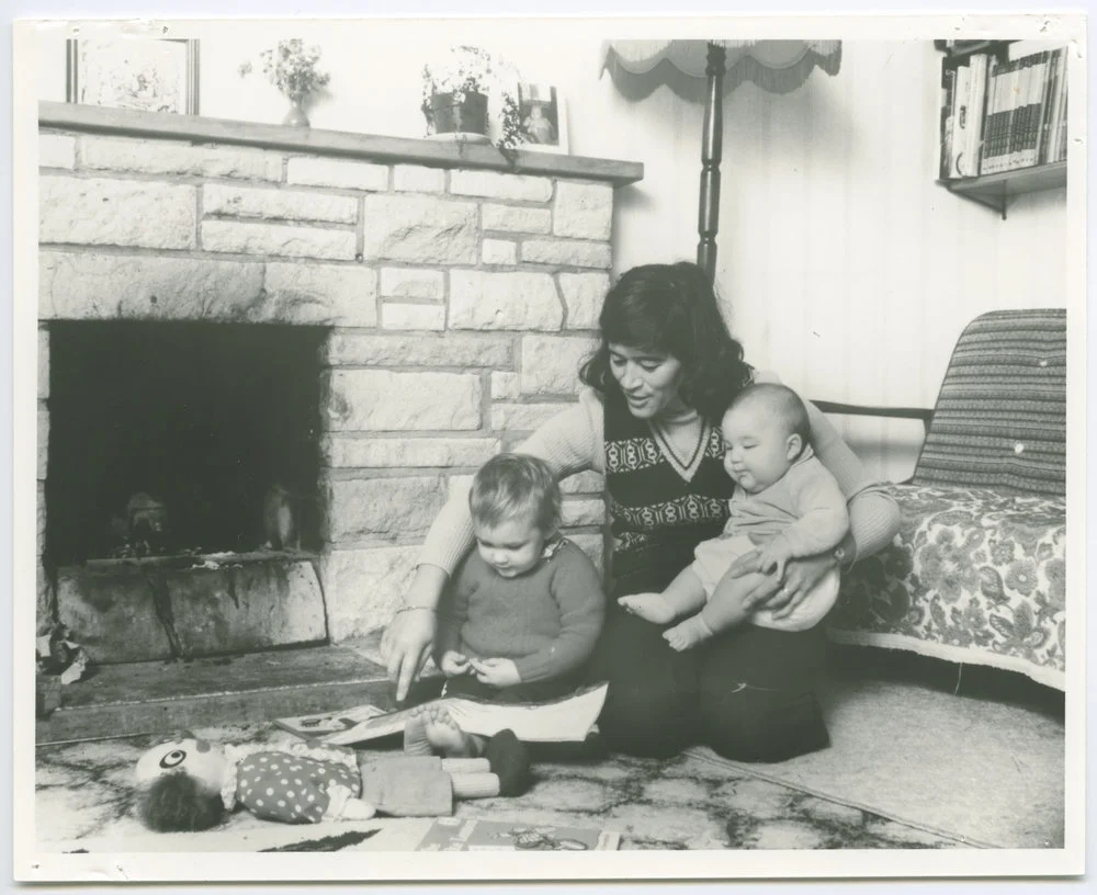 Elizabeth Hunkin and children | Record | DigitalNZ