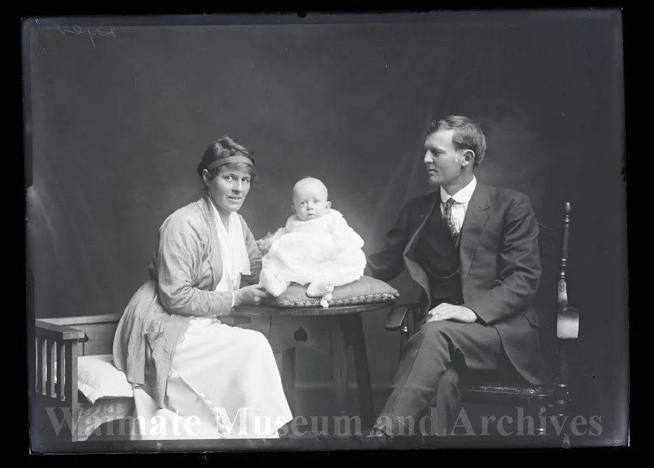 Dyer family | Record | DigitalNZ